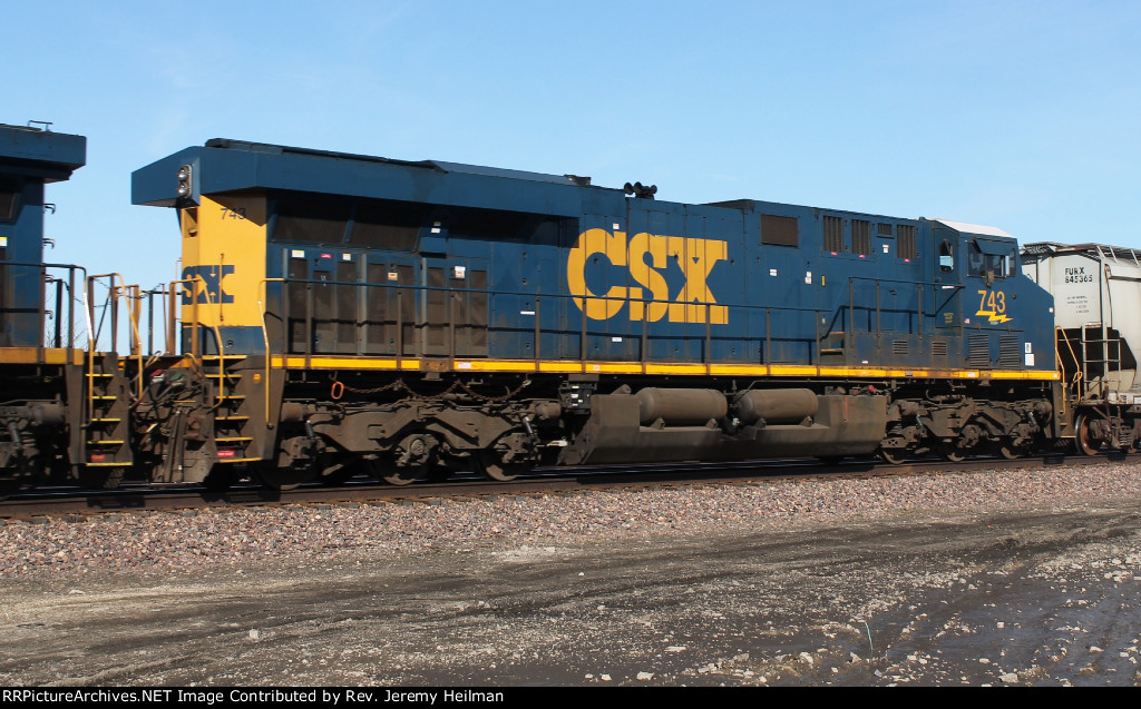 CSX 743 (1)